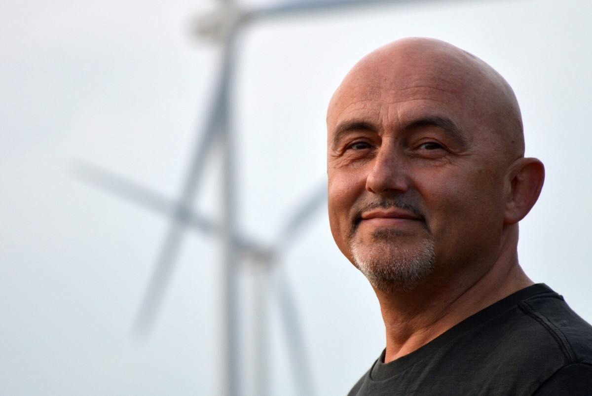 Albert Fibla viatja al passat, al futur i al 'Present' | Enderrock.cat