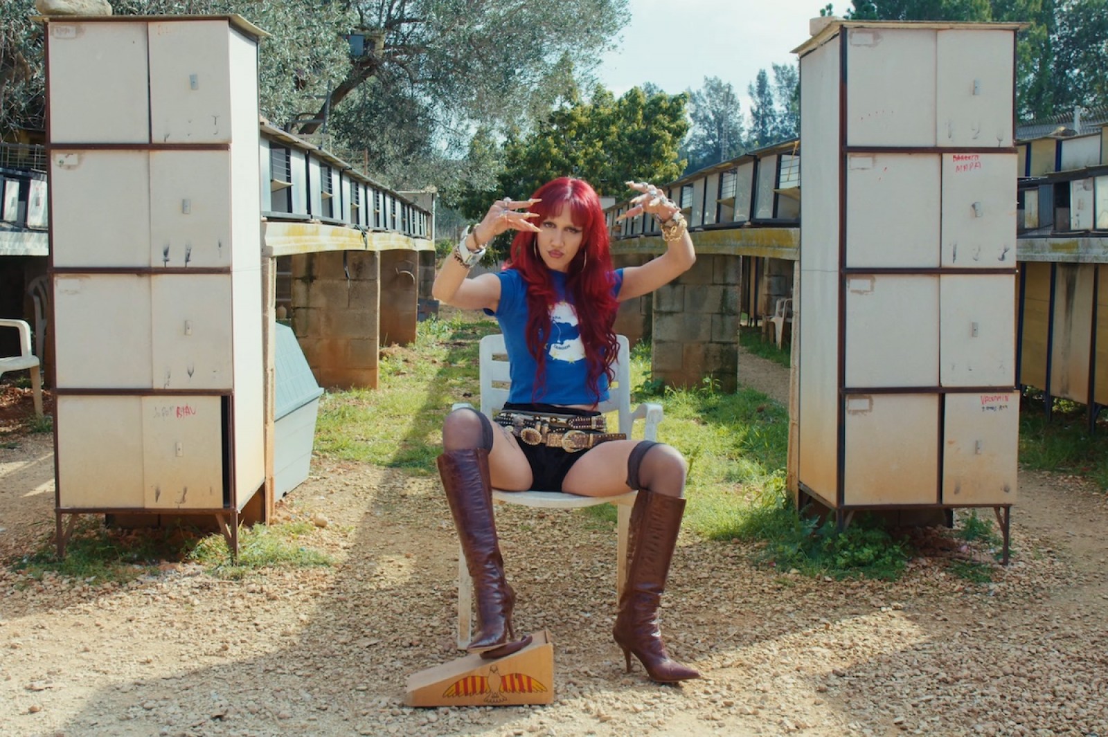 Sandra Monfort és la «Bandida» bakala del poble | Enderrock.cat