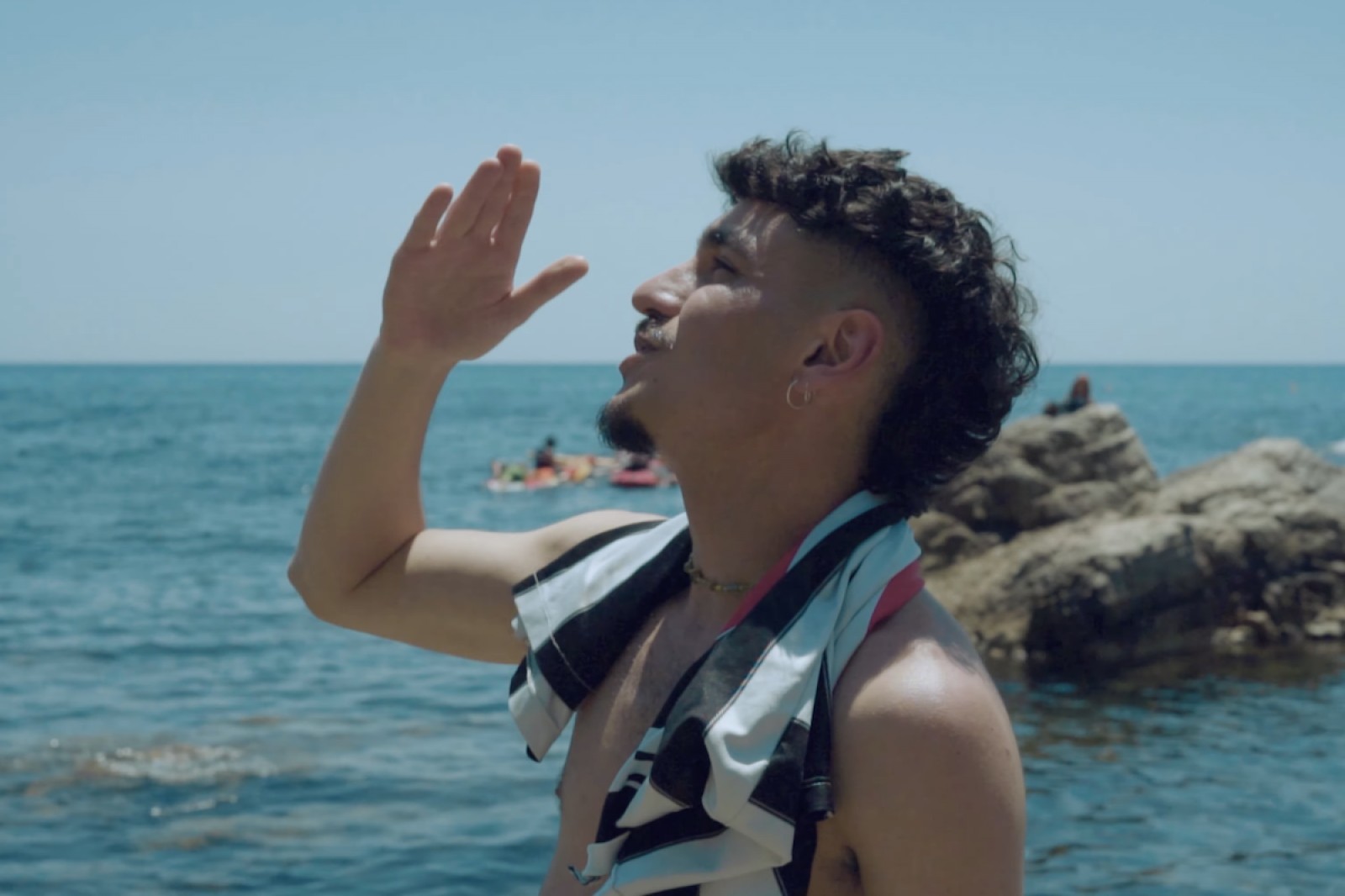 Baco posa banda sonora a l'estiu amb «Fills del sol» | Enderrock.cat